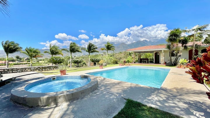 Vista Paradisíaca, Piscina & Jacuzzi 1 H De Cuenca - Santa Isabel