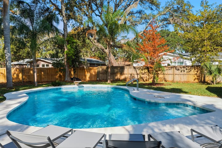 Coastal Constitution- *Heated Pool, Fenced Yard* - Jacksonville Beach, FL