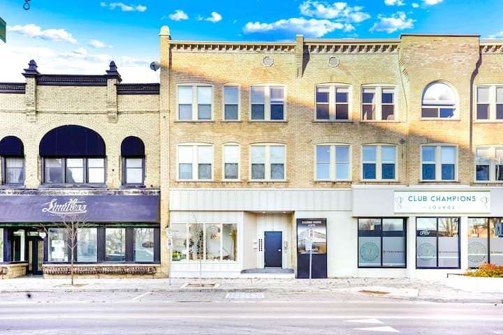 1 Bedroom Stylish Urban Loft Downtown - St. Thomas