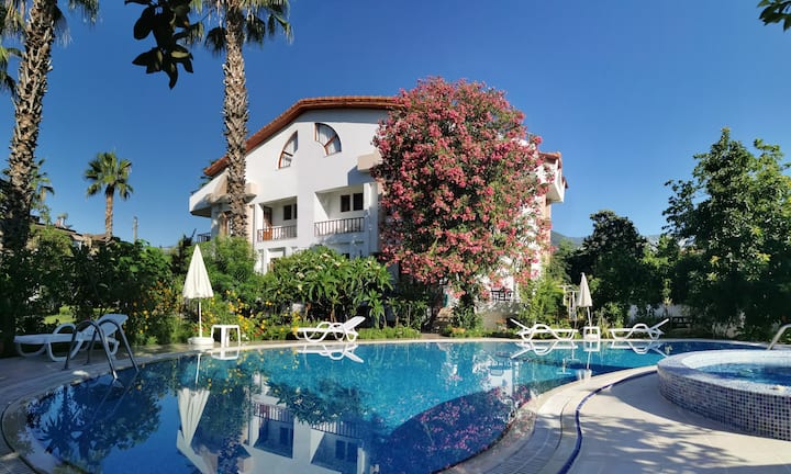 Havuzlu Jakuzili
 İKiz-villa'nın Biri(ev 1) - Tekirova