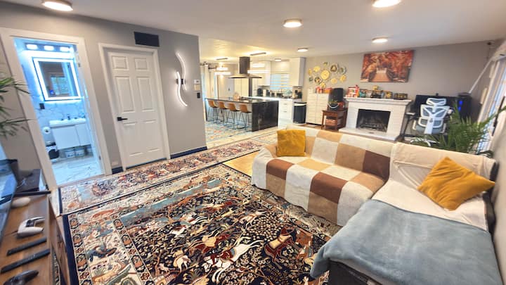 Peaceful Private Room - Clean & Cozy - Costa Mesa, CA