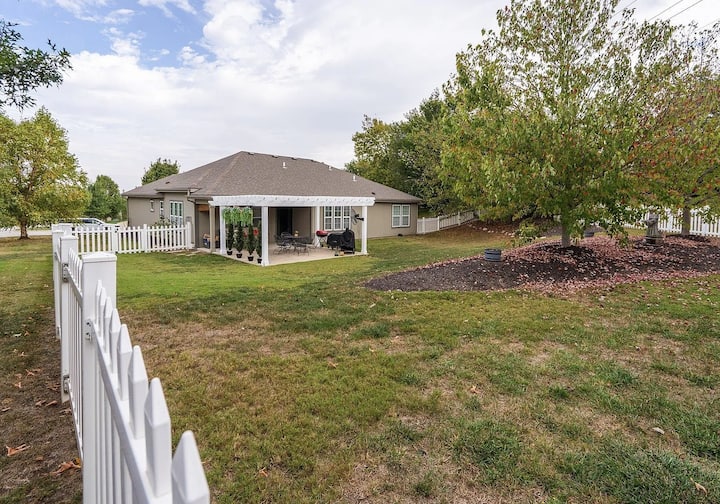 Single Family Home Near University Of Kansas (Ku) - Clinton Lake, KS