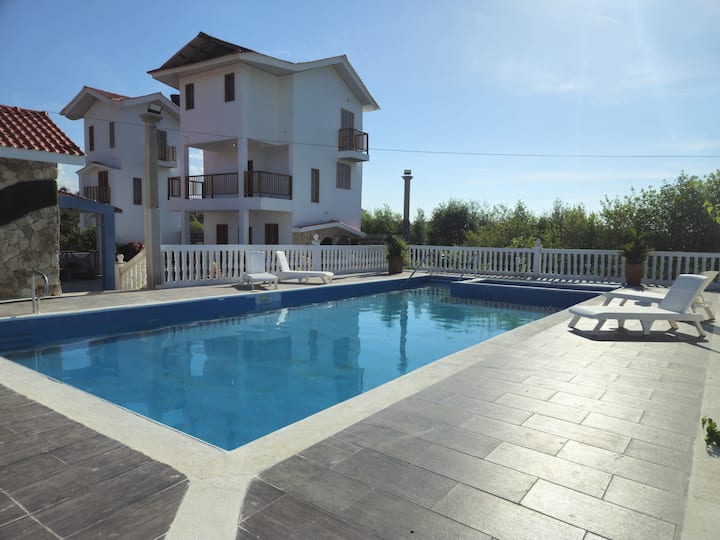 Casa Madrid / Acceso Directo A La Playa - San Bernardo Del Viento