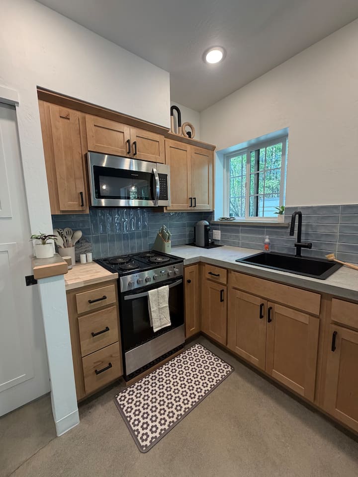 Modern Studio Guest House In The Heart Of Soldotna - Sterling, AK