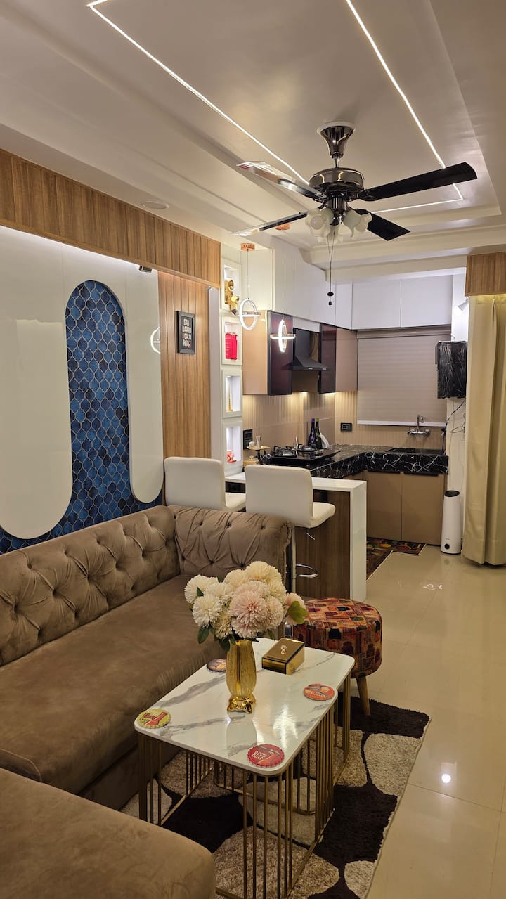 The Luxury Space With All Modern Amenities - Gwalior