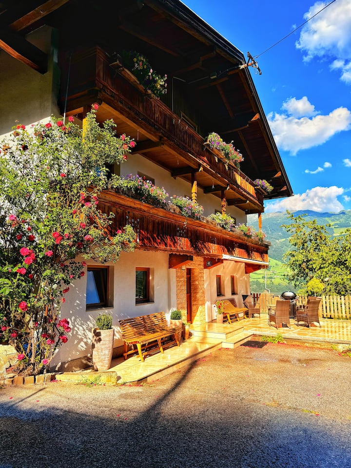 Cozy, Tyrol Style House In Zillertal Valley - Zell am Ziller