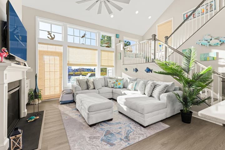 The Salty Flamingo | Deck, Grill & Dual Living - Bethany Beach, DE