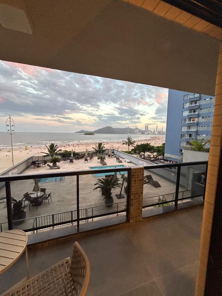 Apartamento Luxuoso E Moderno  Frente Mar - Balneário Camboriú