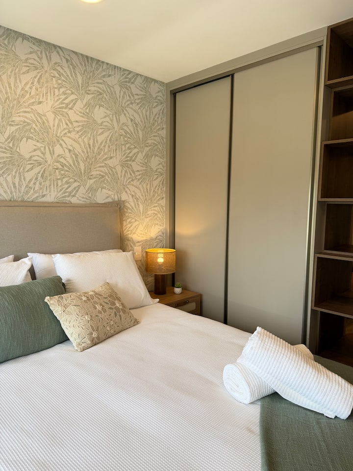 Elegant Apartment With Private Balcony And Desk #2 - 亞松森