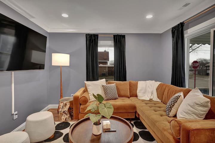 Single Level 3 Bd/2 Ba Home Madison Heights - Warren, MI