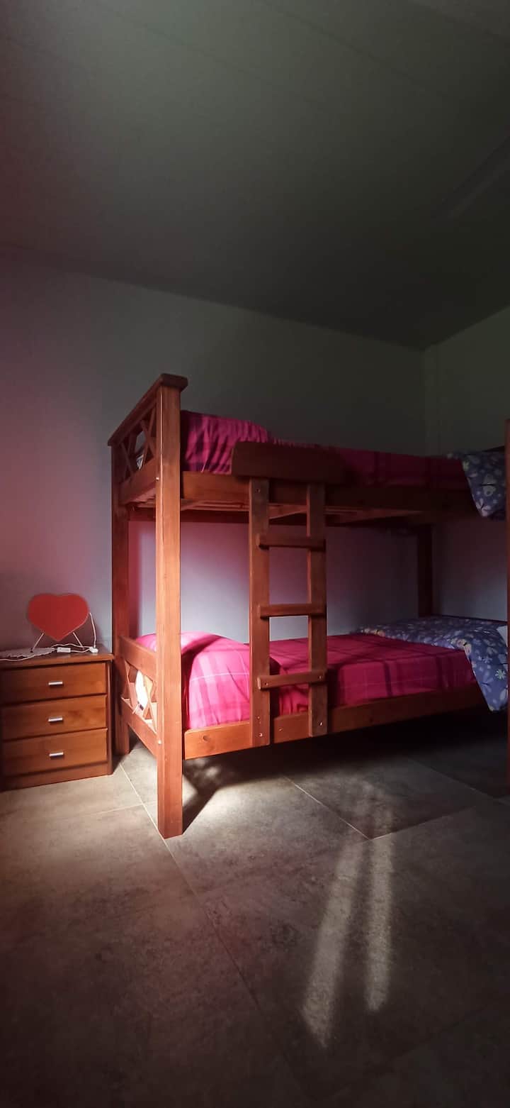 Alojamiento Francisco Primero En San José - Colón