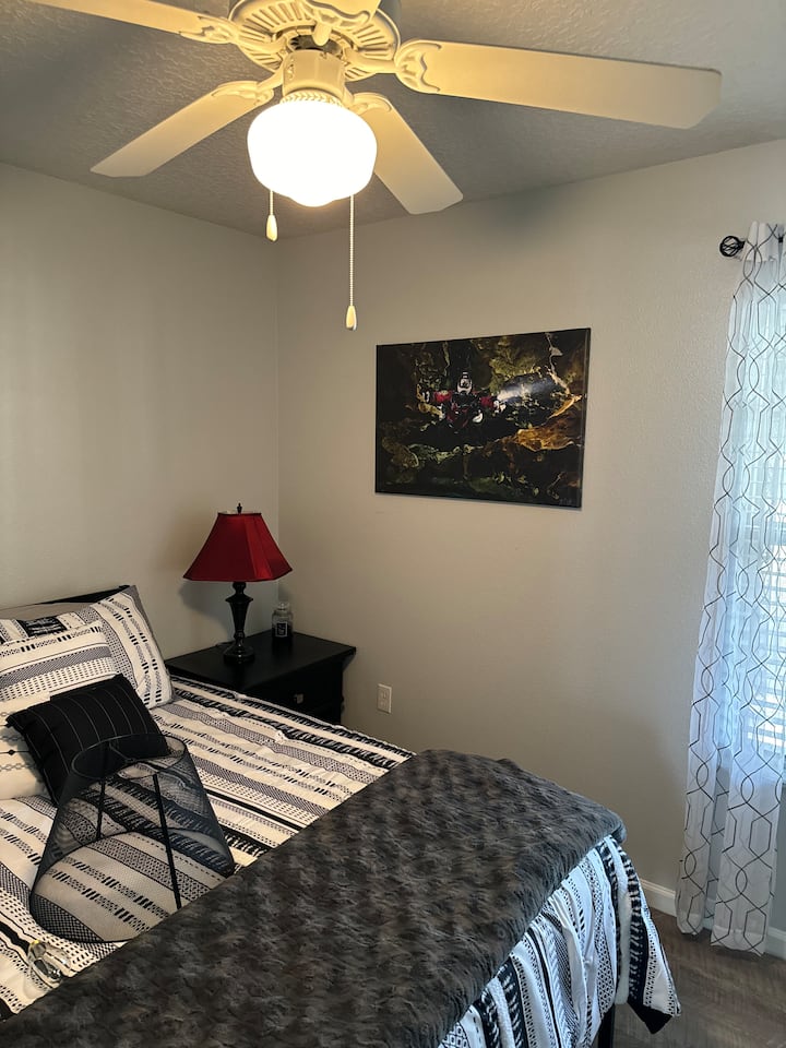 Z Cave Divers Den | Room Rental - Lake City, FL