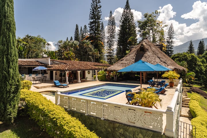 Finca Girardota | Limonar | Piscina |Jacuzzi - Copacabana