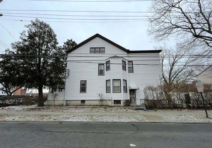 Spacious Modern Home | Private Parking - Yonkers, NY