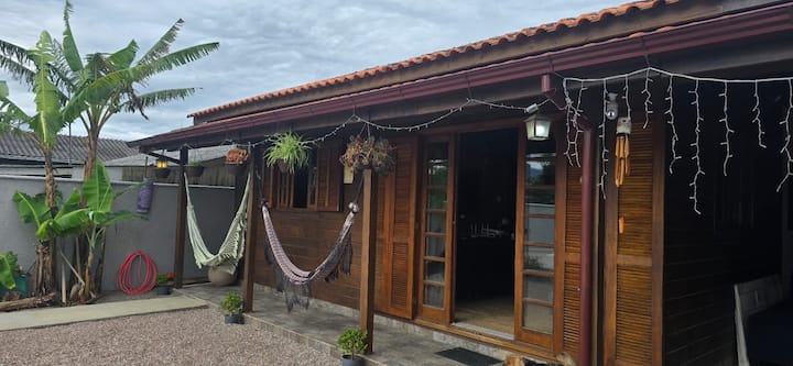 Linda Casa Na Praia Do Sonho, Reservada E Piscina. - Palhoça