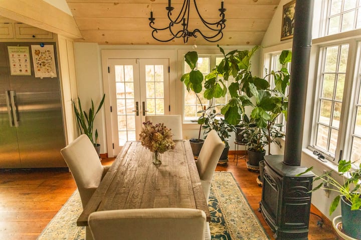 White Feather Retreat - Woodstock, NY