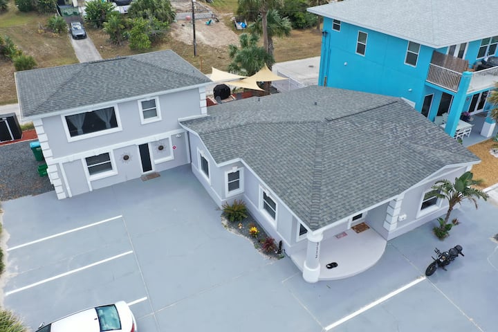 Beachfront Bliss Steps To Daytona Beach - Port Orange, FL