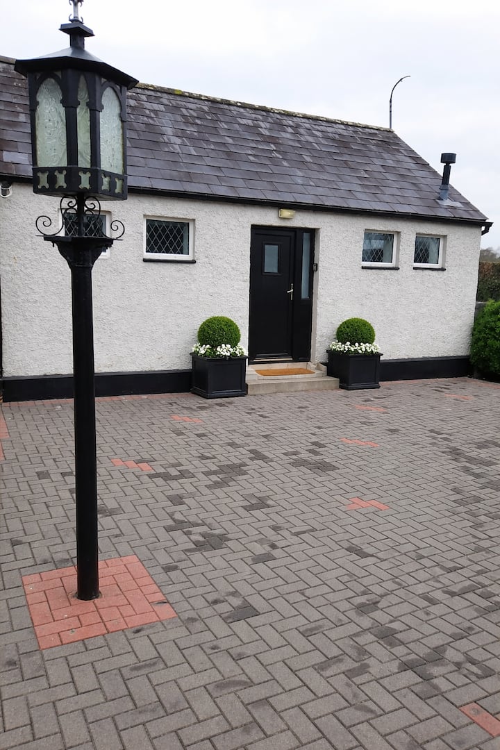 Studio Apartment - Ennis