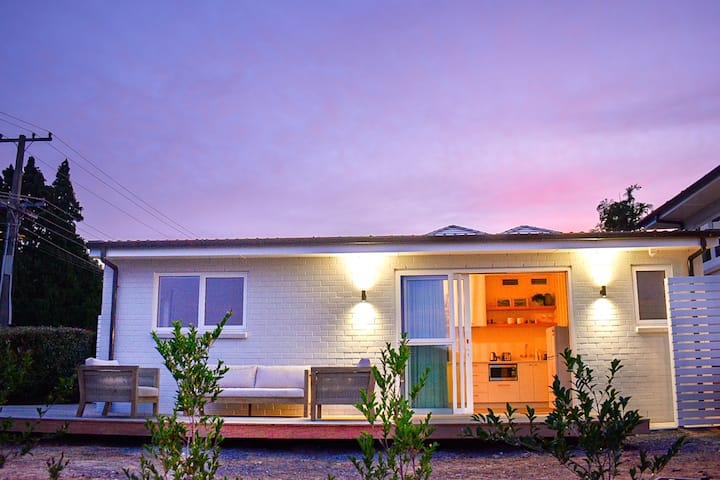 Wild Magnolia Guesthouse • Private & Cosy - Tauranga