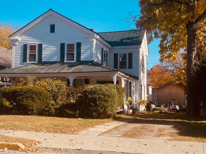 Cozy And Convenient Lake George Getaway! - Lake George, NY