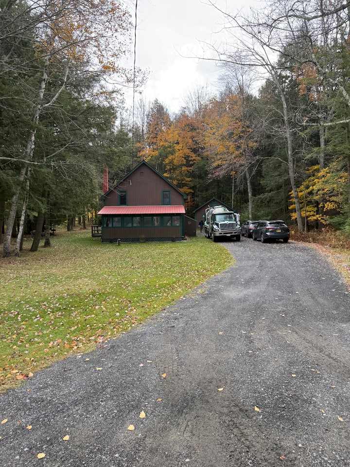 Cozy Lakefront Family Retreat - Corinth, NY