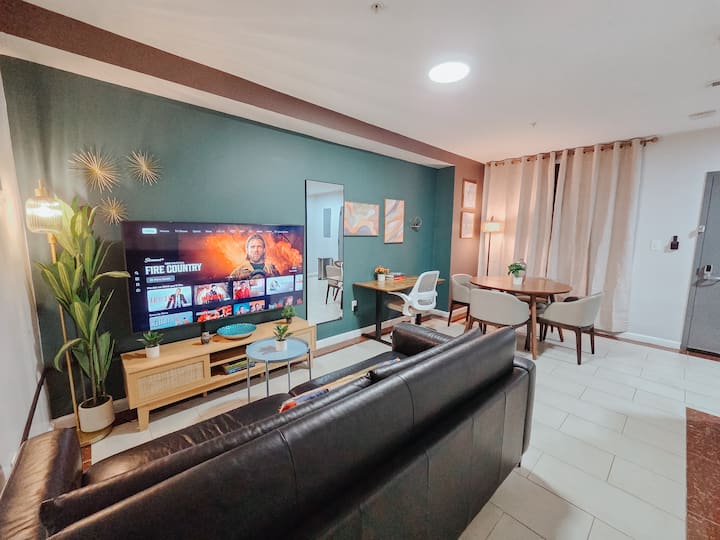 Helix | King Bed | Elevator | Adjustable Desk - Aéroport de Philadelphie (PHL)