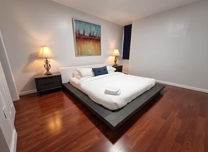 Heart Of Center City | King Bed | Elevator - Philadelphia, PA