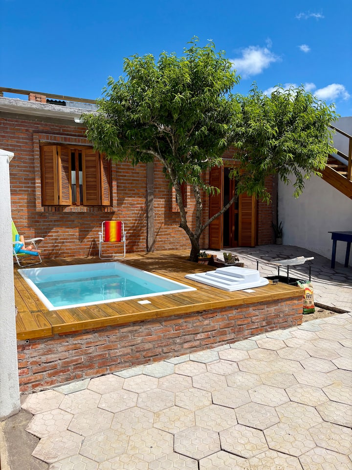 Casa Quadra-mar Com Piscina - Rio Grande