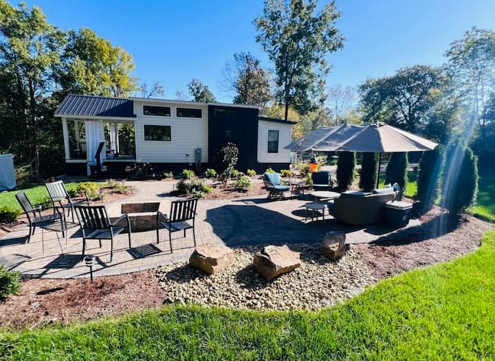 Charmingway At Prince Road - Nathan Bedford Forrest State Park, Eva