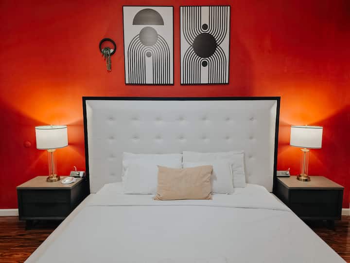 Echo | King Beds | 2 Ensuite | 12-ft Ceilings - Philadelphia, PA