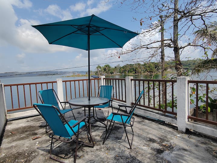 Casa Del Lago - Guatemala