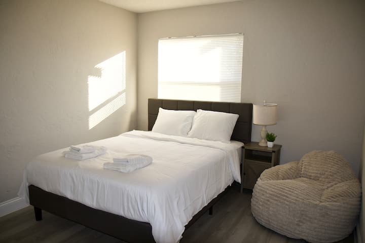 Cozy 2br Near Beaches - Pinellas Park, FL