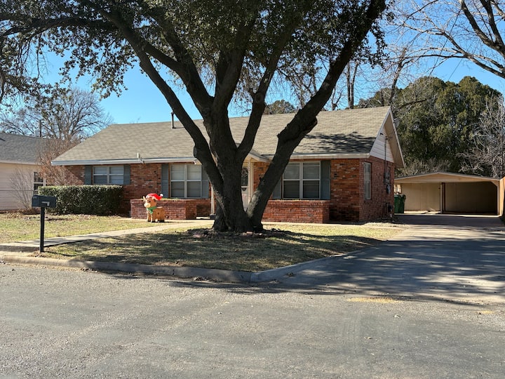 Red Brick Ranch Retreat - Vernon, TX