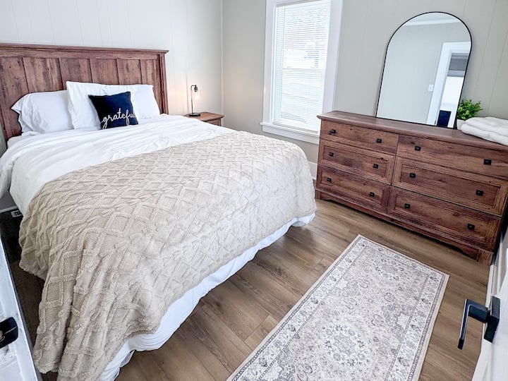 Charming Newly Remodeled Getaway | Walk To Sru - Slippery Rock University, Slippery Rock