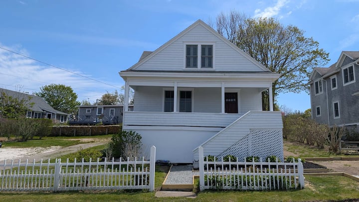 Tangney Cottage - Block Island, RI