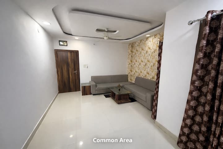 Spacious 3bhk | Projector, Wi-fi, Modular Kitchen - India