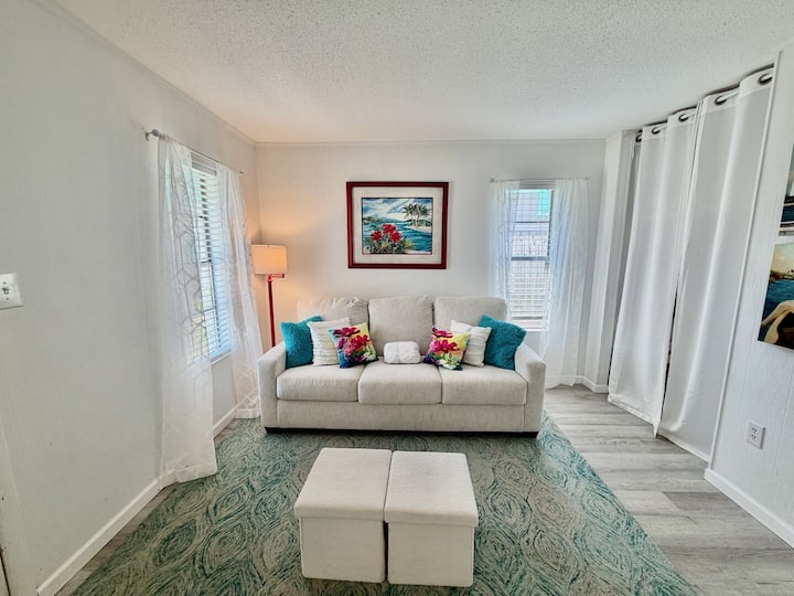 Flash Sale! Pet-friendly Getaway Island Villa 11 - Gulf Shores, AL