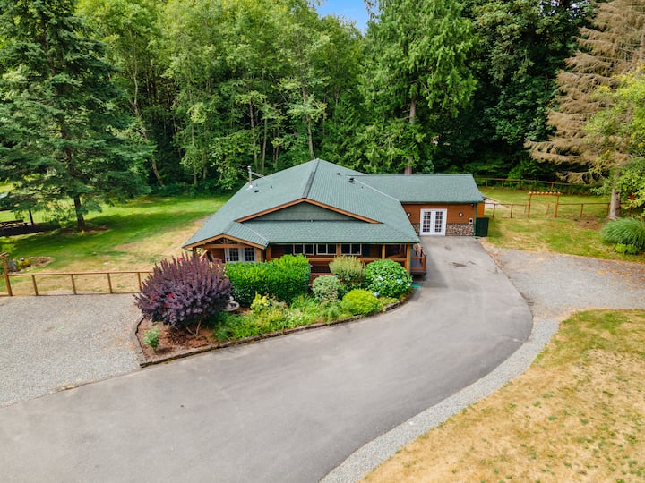 Bobcat Ranch- Dog Friendly Acreage Near Issaquah - Tiger Mountain State Forest, Issaquah