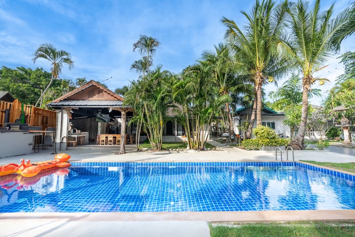 Rawai热带风情,花园四个卧室泳池度假别墅 - Phuket