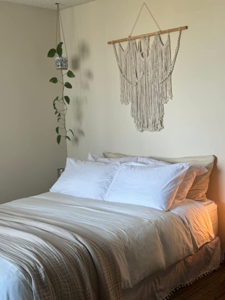 King Suite By The Beach, Beautiful Marina Views - Santa Monica, CA