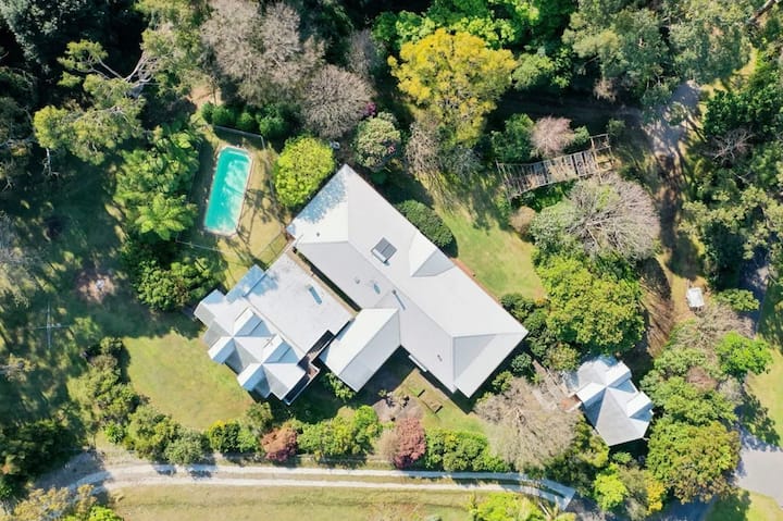 Charming Coastal Retreat, Pool And Private Garden - Bawley Point