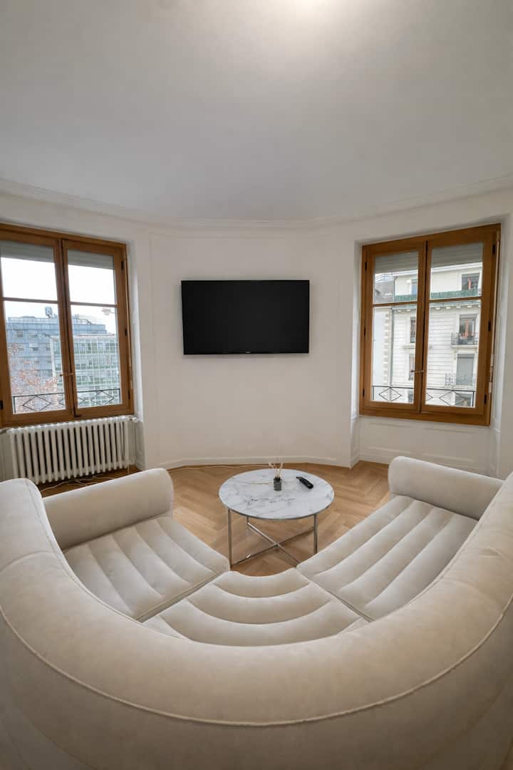 1 Bdr Minimalist Flat In The Heart Of Geneva - Genève