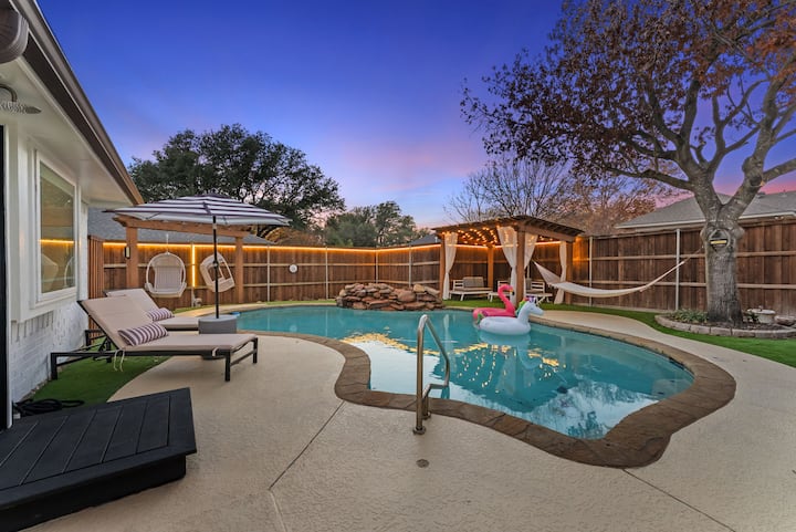 Resort-style Pool Oasis With Sauna & Putting Green - Frisco, TX
