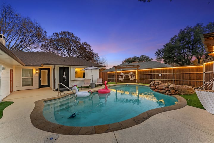 Resort-style Pool Oasis With Sauna & Putting Green - Frisco, TX