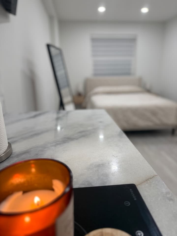 Cozy Private Studio • 5 Min Hard Rock Stadium. - Miami Gardens, FL