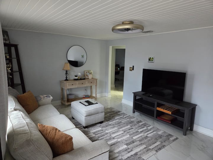Jax Haven – Room For Six, Close To It All - Orange Park, FL