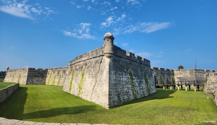 Jax Haven – Room For Six, Close To It All - Jacksonville, FL