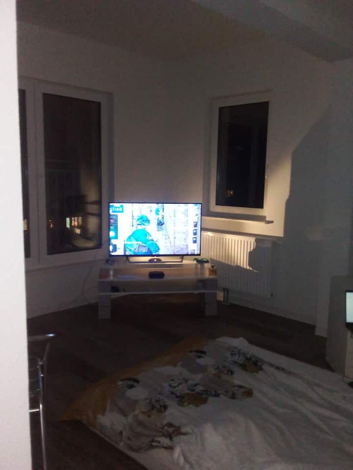 I Offer In A New Build Apartment House A Room. - Rostock