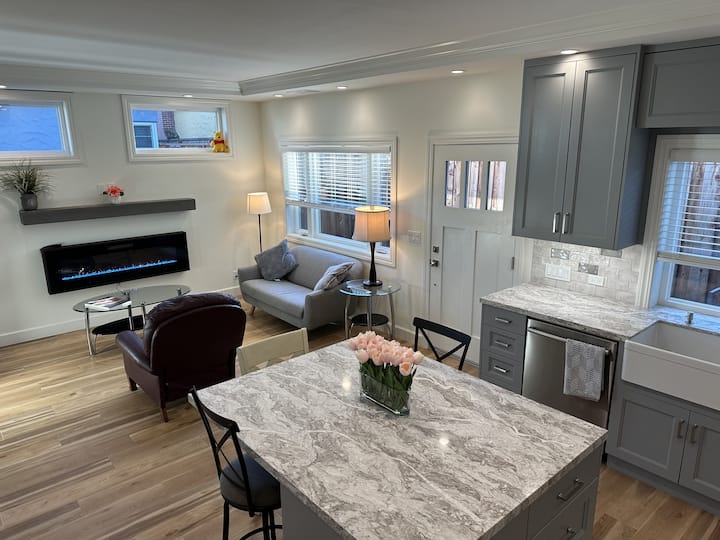 Championship-caliber Stay | Luxe Burlingame Adu - Burlingame, CA