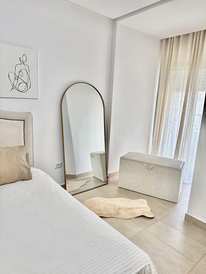 Beautiful Modern 2br With Living Room - Tunis